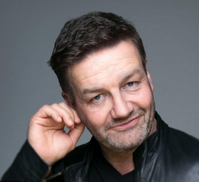 Lawrence Mooney - Comedian / MC - Comedians - EntertainOz